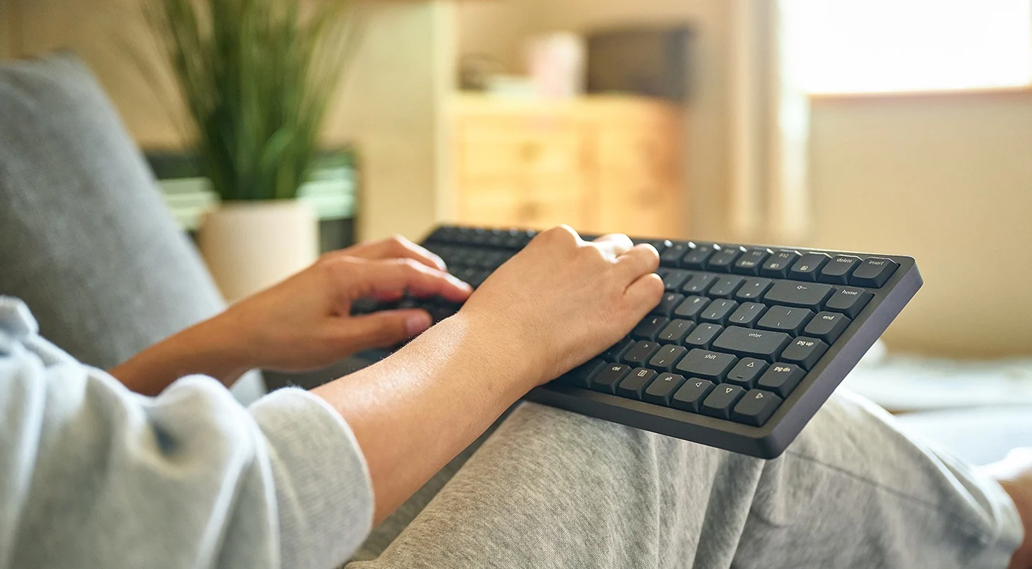 FORM Split Touchpad Keyboard by Kinesis Corporation : ErgoCanada ...